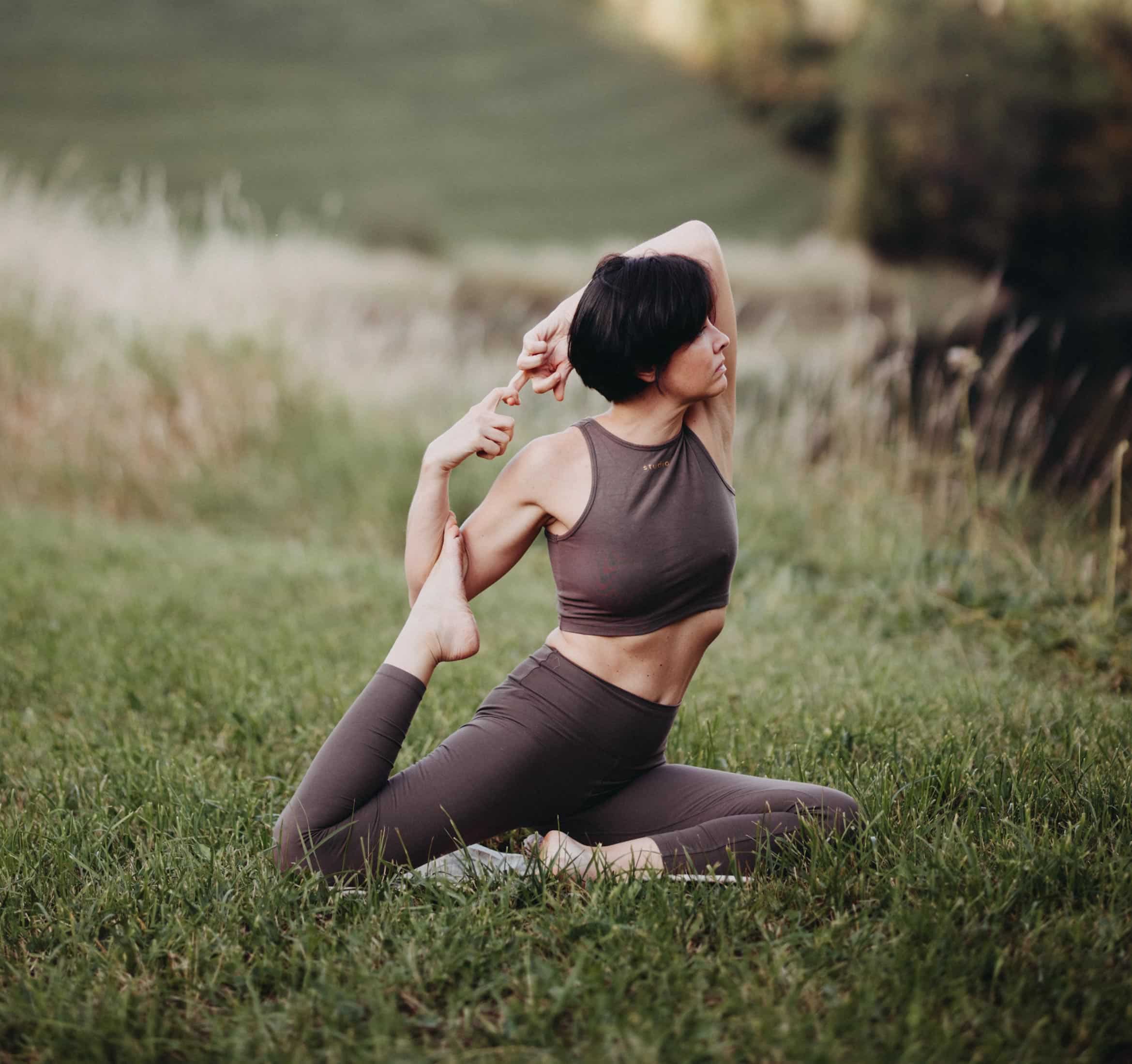 Cours de Yoga à Bulle : Retrouvez l'Équilibre chez Agyo.